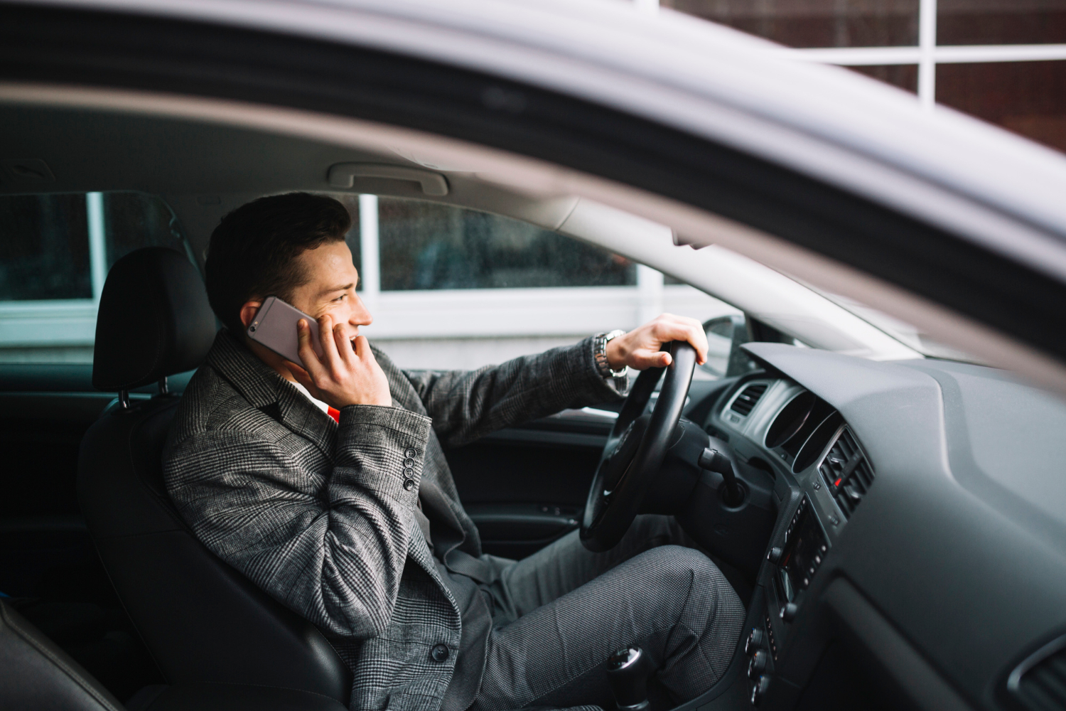 Risk Insights - Understanding and Preventing Distracted Driving ...